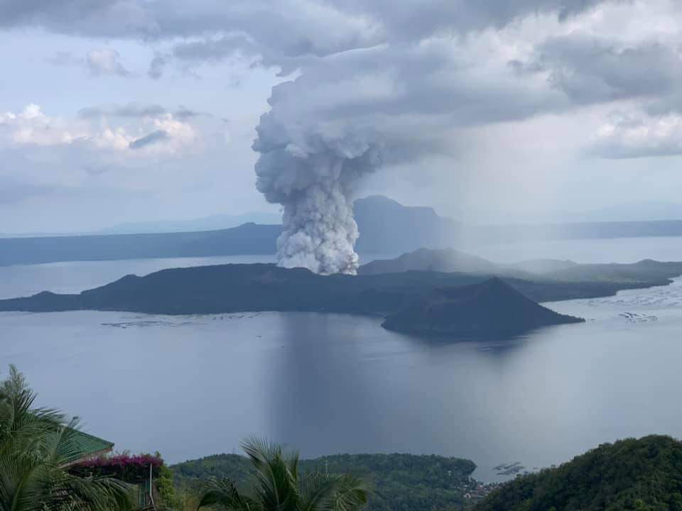Alert Level 3 Raised As Taal Volcano Makes Phreatic Eruption What Does 