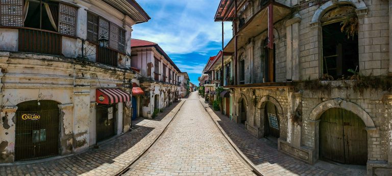 Vigan’s Calle Crisologo’s new colorful street lights: Sight to behold ... Vigan’s Calle Crisologo’s new colorful street lights: Sight to behold ...